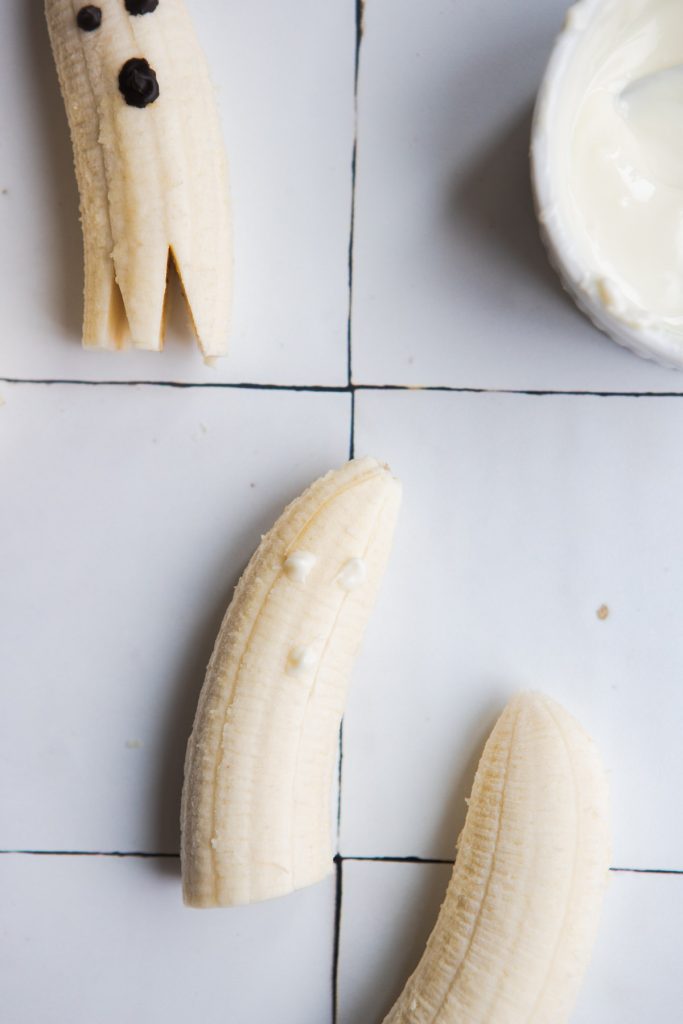 Cute & Easy Banana Ghosts - Just 2 Ingredients!