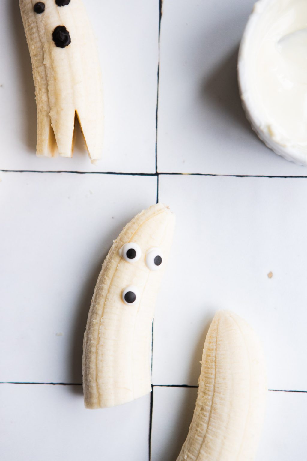 Cute & Easy Banana Ghosts - Just 2 Ingredients!